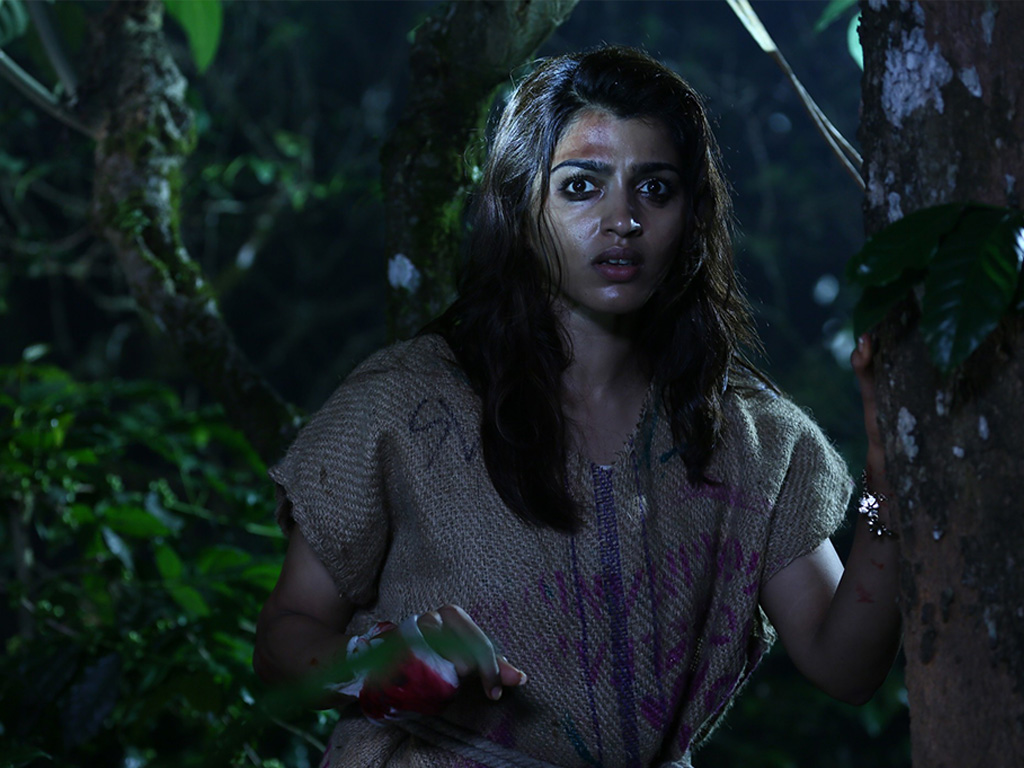 Dhansika HQ Wallpapers | Dhansika Wallpapers - 59727 - Oneindia Wallpapers