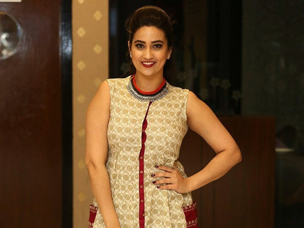Manjusha HQ Wallpapers | Manjusha Wallpapers - 60460 - Oneindia Wallpapers