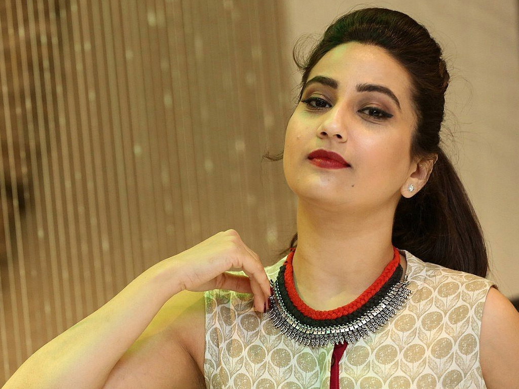 Manjusha HQ Wallpapers | Manjusha Wallpapers - 60470 - Oneindia Wallpapers