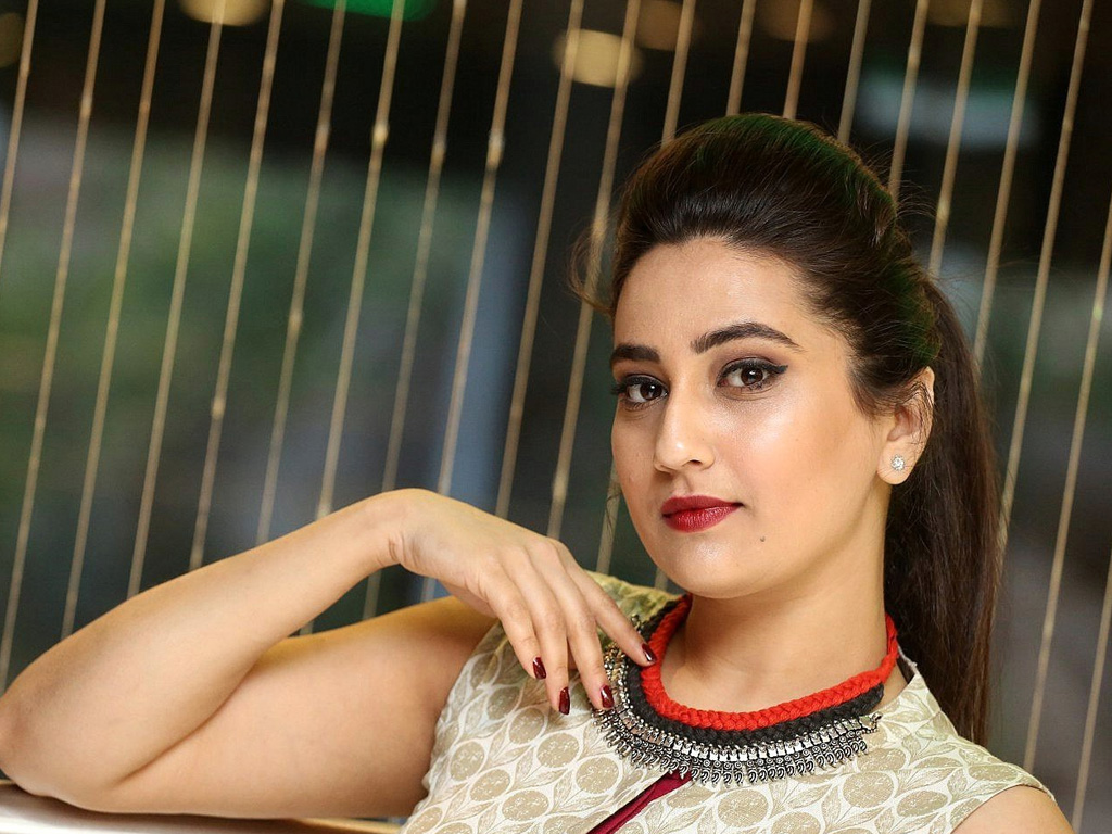 Manjusha HQ Wallpapers | Manjusha Wallpapers - 60472 - Oneindia Wallpapers