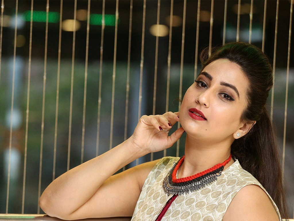 Manjusha HQ Wallpapers | Manjusha Wallpapers - 60477 - Oneindia Wallpapers