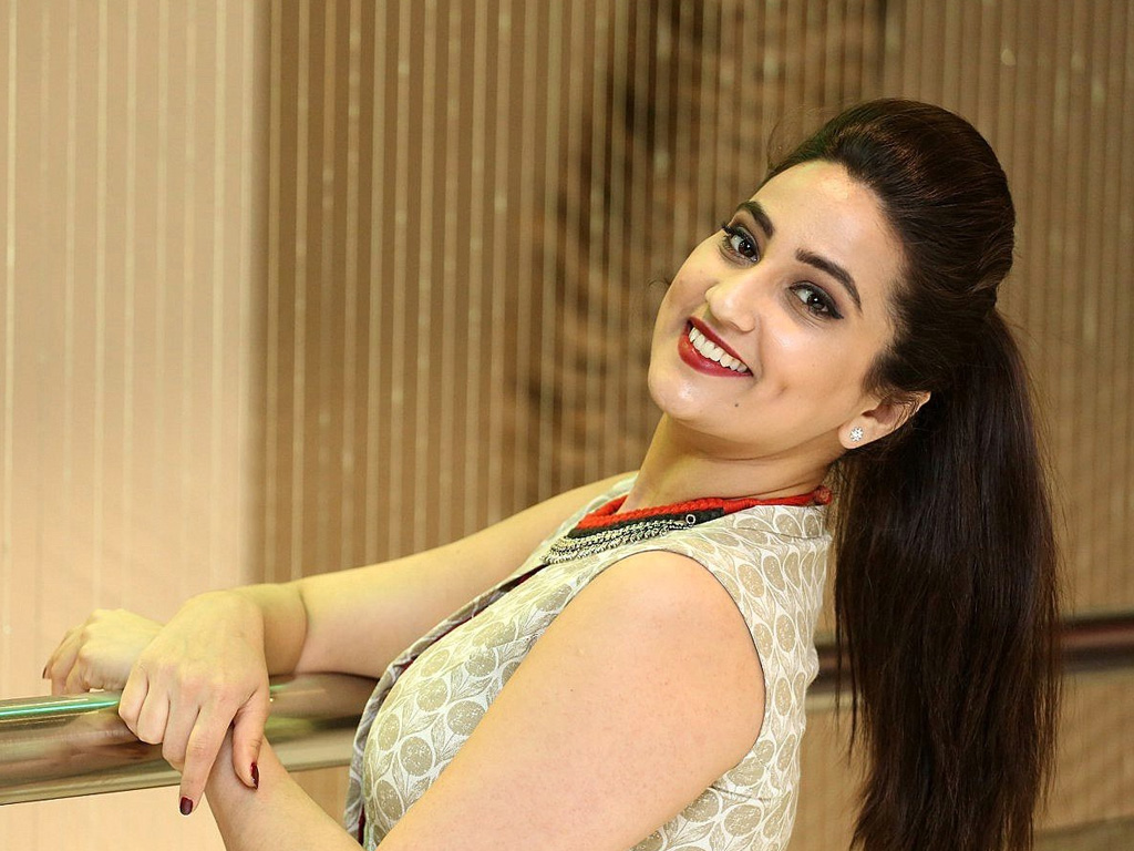 Manjusha HQ Wallpapers | Manjusha Wallpapers - 60462 - Oneindia Wallpapers
