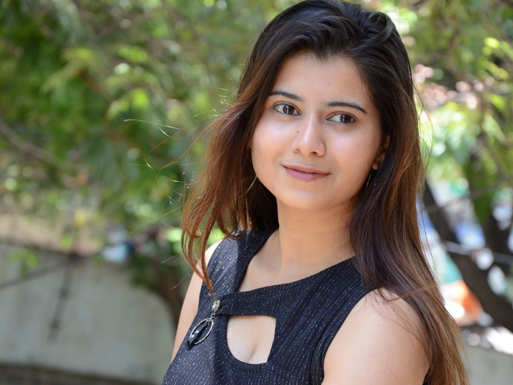 Shraddha Sharma HQ Wallpapers | Shraddha Sharma Wallpapers - 60812 ...